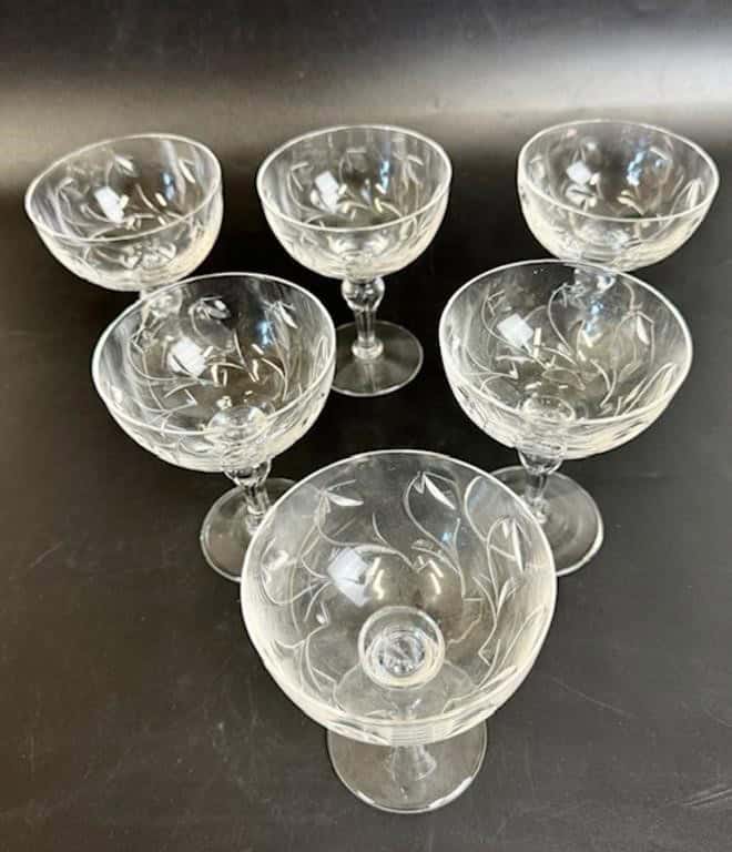 STUART CRYSTAL MINUET PATTERN - AuctionsOntario.ca