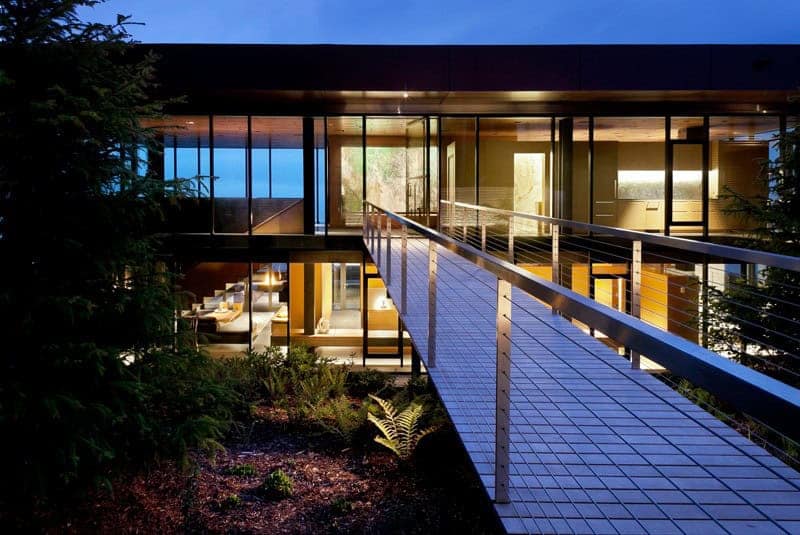 Beachfront Glass House Green Roofed Beachfront Home Fully Embraces Its