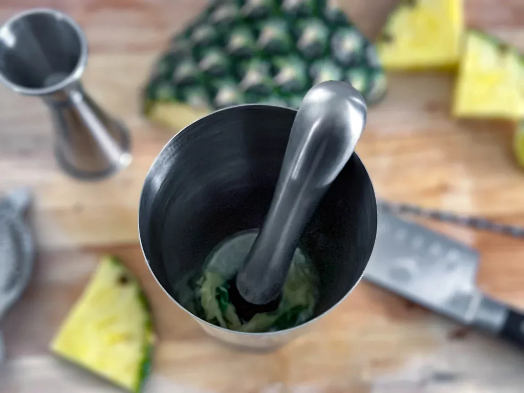 Pineapple Mojito Recipe: A Fresh & Delicious Cocktail