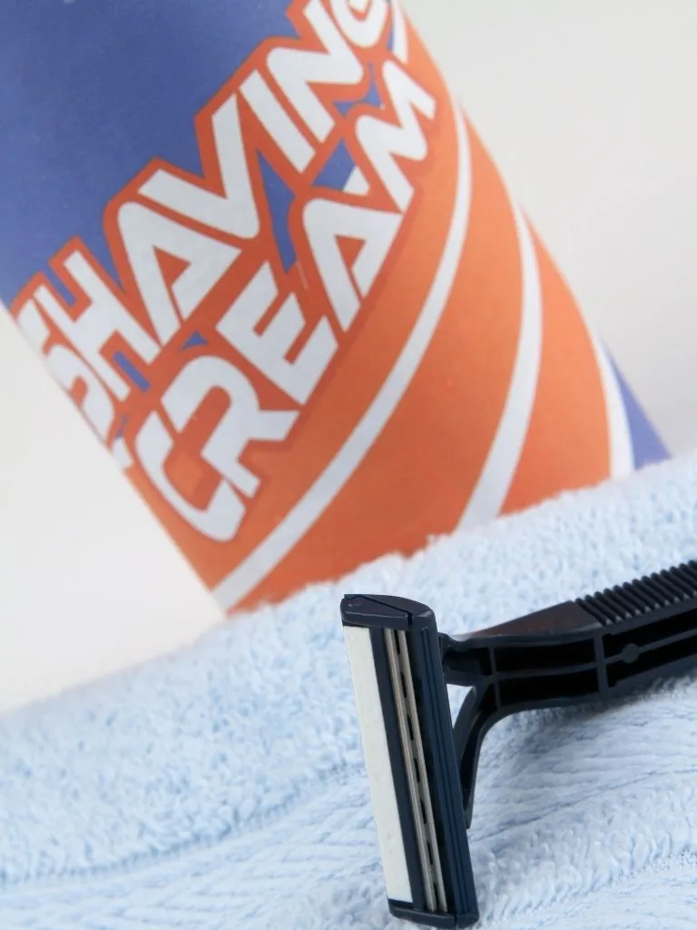 TSA Rules: Can You Bring a Razor on a Plane? (2025)