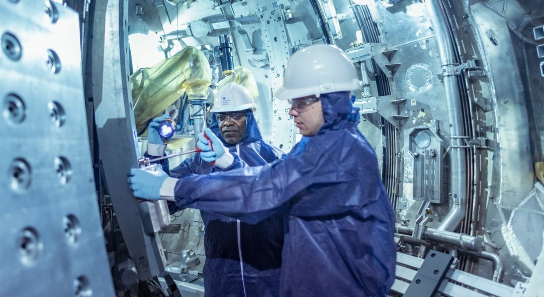 what does a nuclear engineer do uk