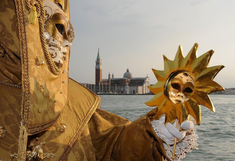 How To Make A Zanni Mask