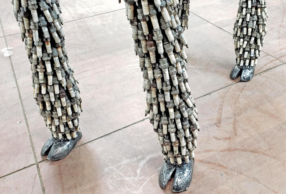 Spark Plug Giraffe Recycled Metal Art Sculpture | EJ'S Auction & Appraisal