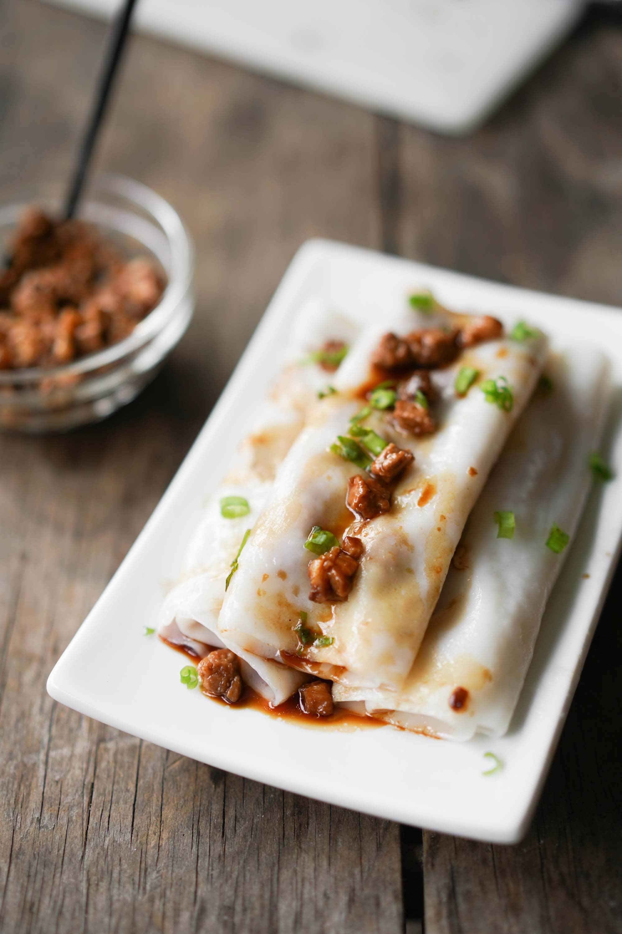Cheung Fun Recipe (Steamed Rice Noodle Rolls) - Hungry Huy
