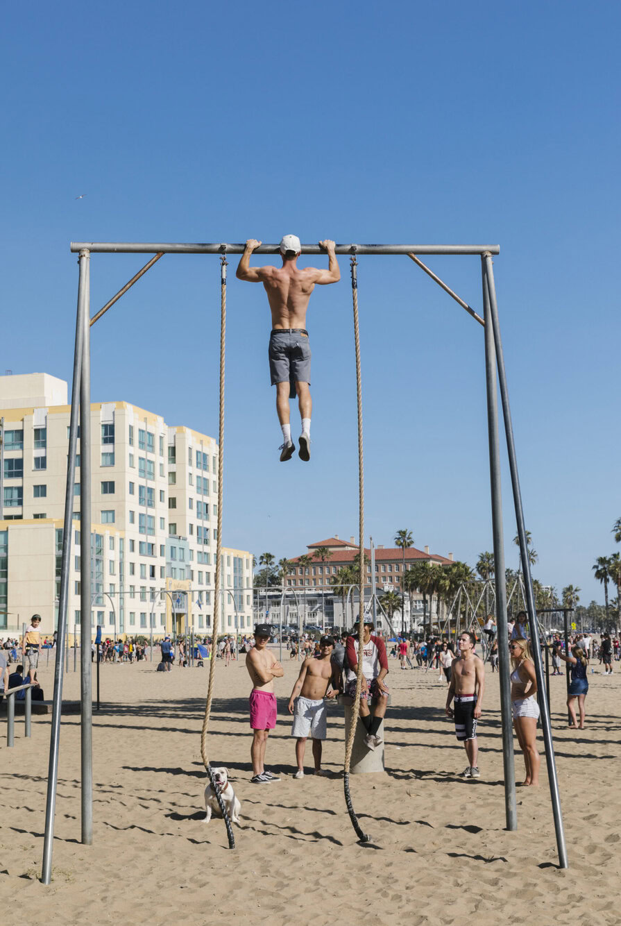 muscle beach pull up