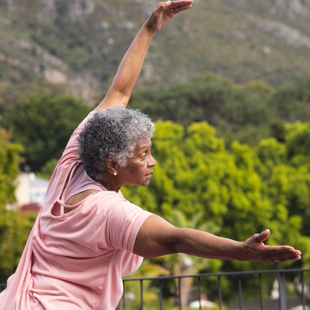 why do elderly hunched over